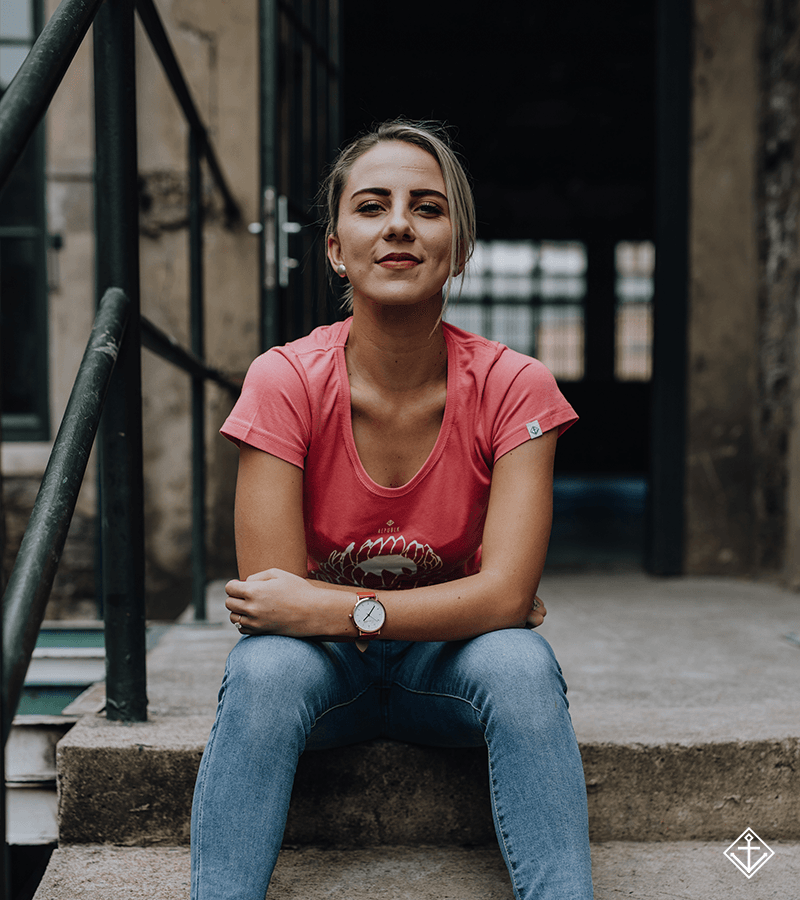 Die storie agter die Blommetjie gedenk aan my t-hemp – Republk